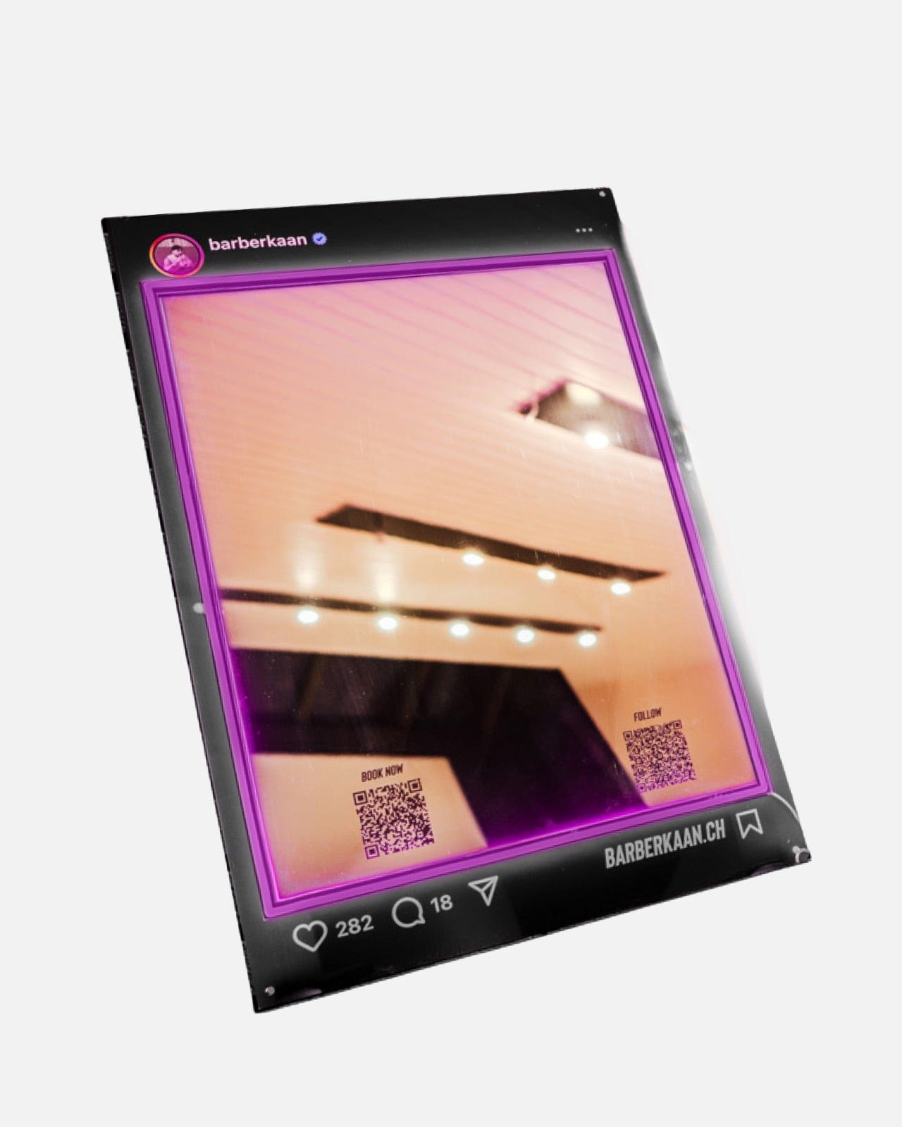 Instagram-ready Selfie-Spiegel mit LED-Beleuchtung und QR-Code ...